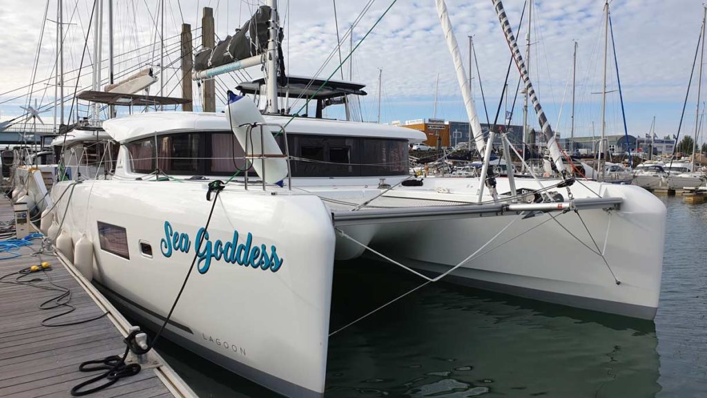 Sticker, autocollant pour bateau aux Sables d'Olonne en Vendée